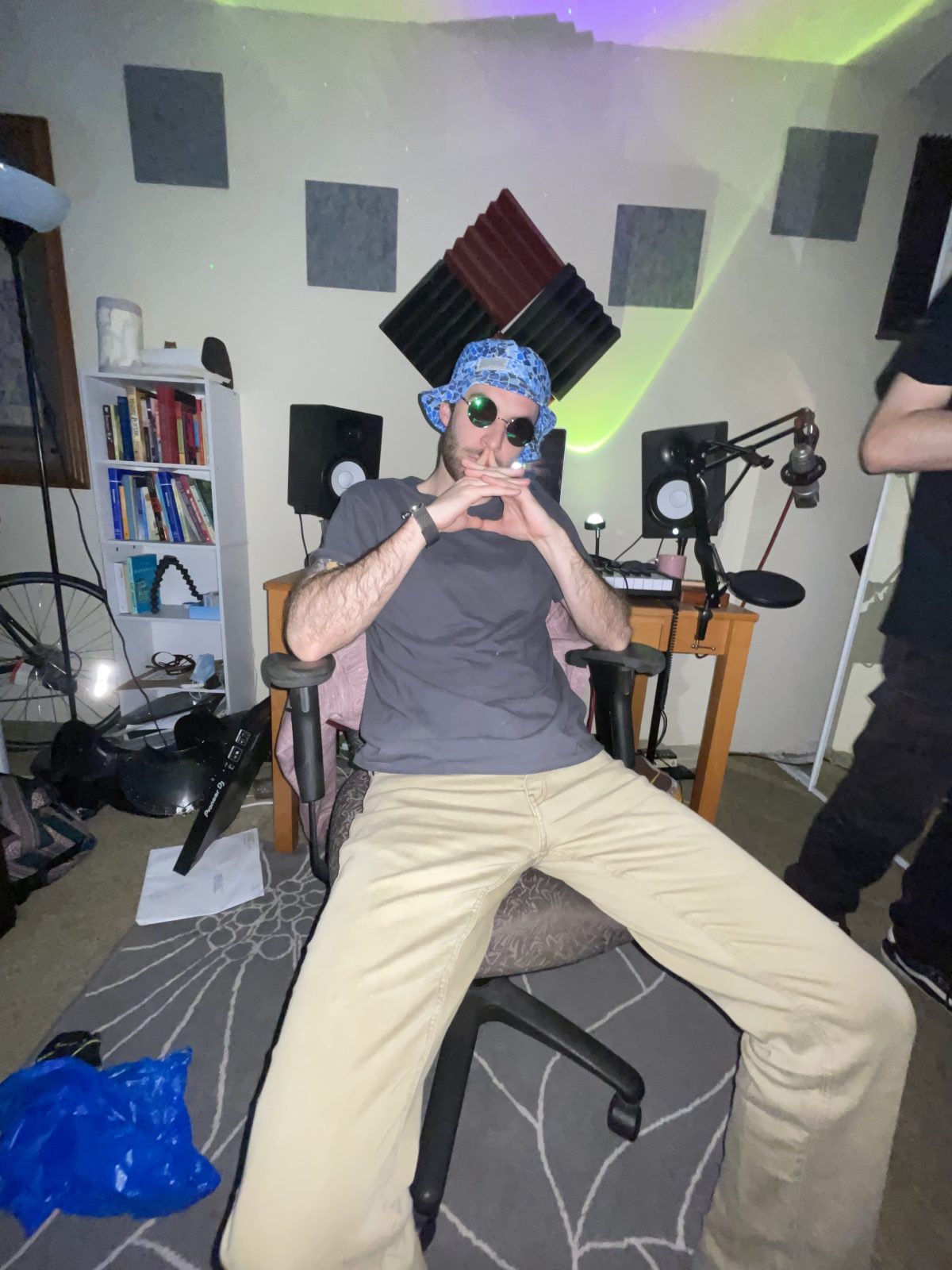 Focus with Goodknight. | phuture collective